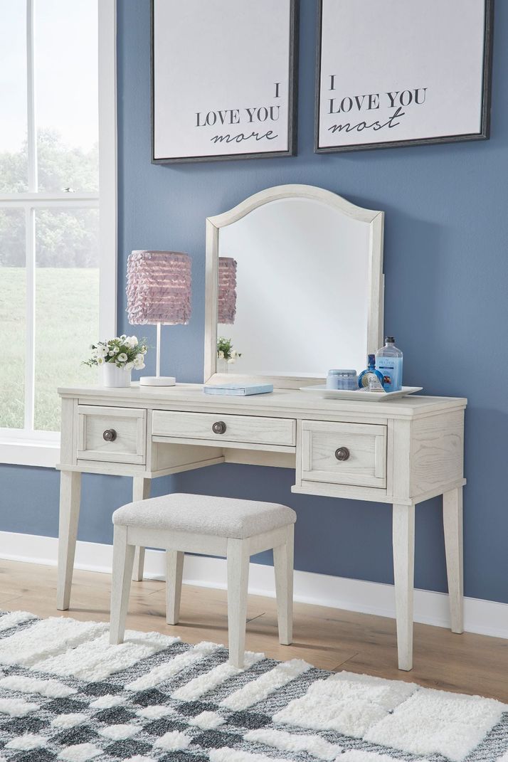 Robbinsdale Vanity Set | The Furniture Mart