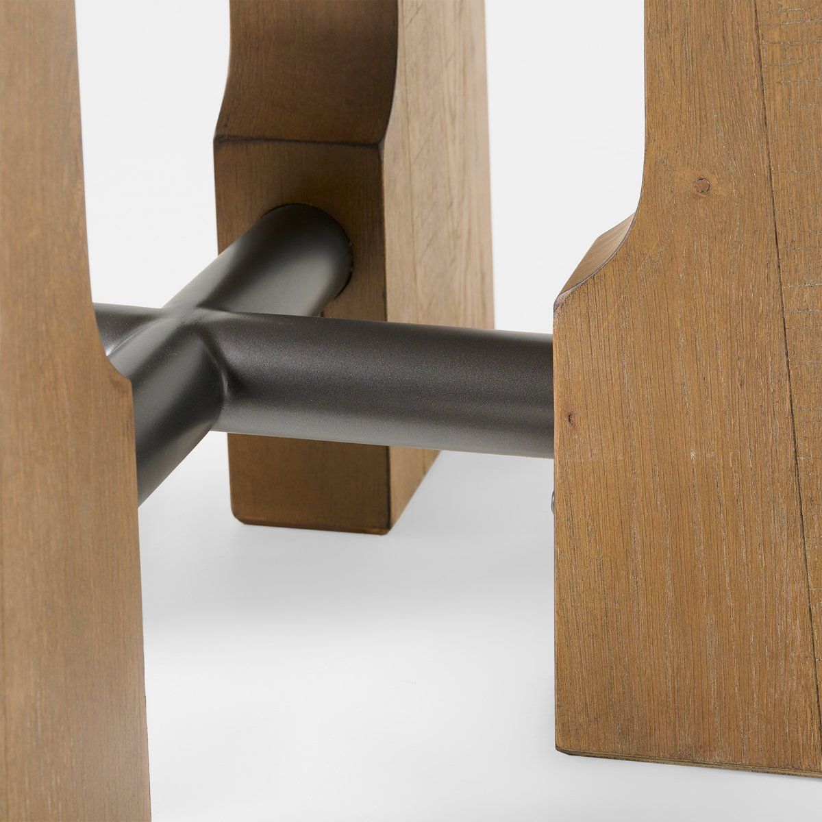 Landmark 54"Round Table | The Furniture Mart