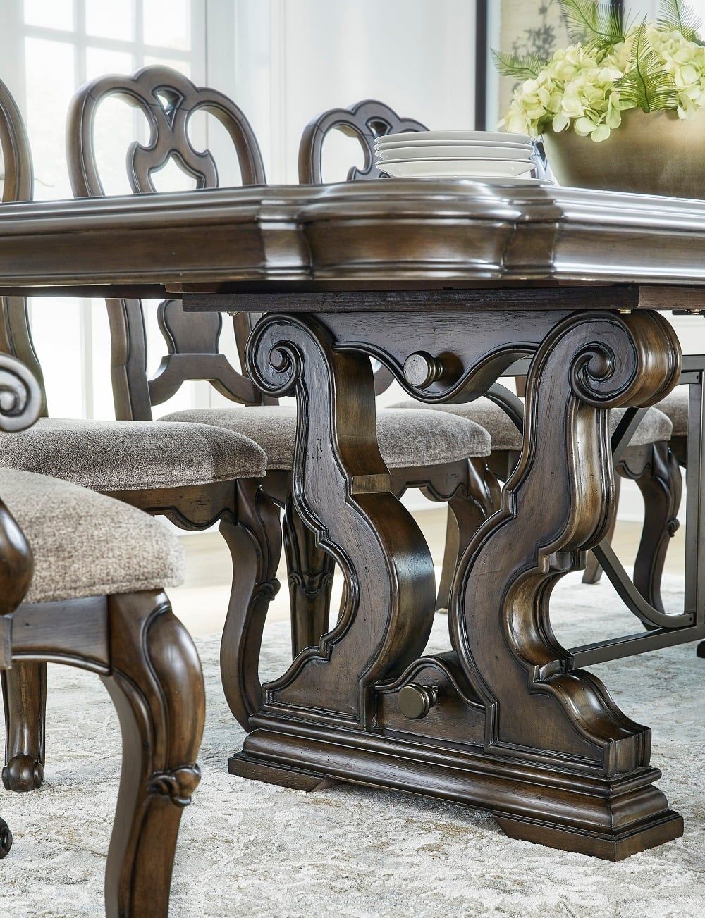 Maylee Dining Table | The Furniture Mart