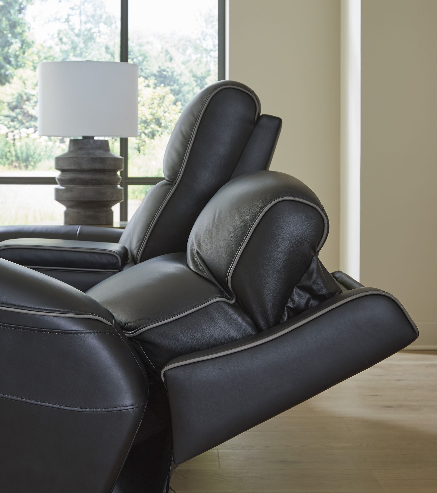 5Z Power Relaxation Sofa | The Furniture Mart